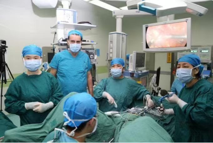 Disposable RF Plasma Electrode for UBE Spine Surgery